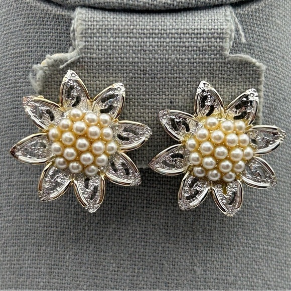 Vintage | Jewelry | Vintage Cathe Silver Tone Large Flower Petals Faux ...